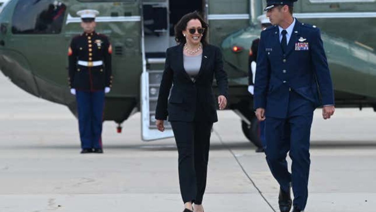 Secret Service Agent Assigned to Harris Hospitalized