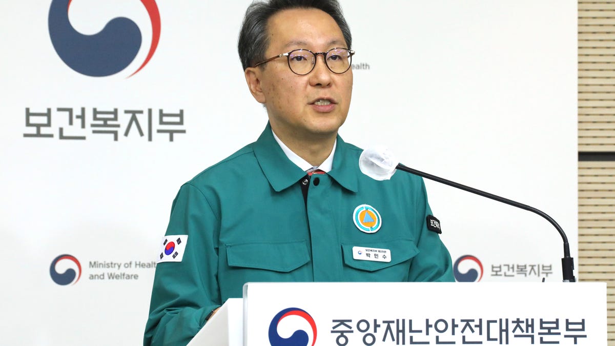 South Korea Will Take Final Steps To Suspend Licenses Of Striking