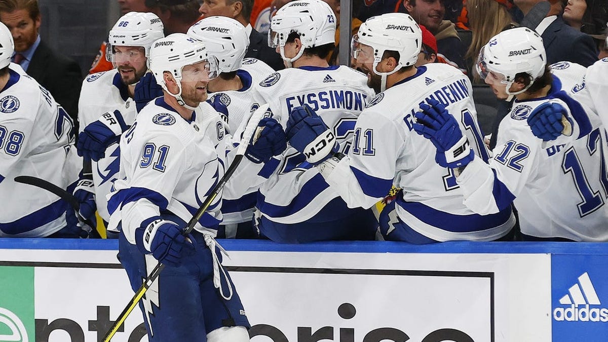 Nhl Roundup Steven Stamkos Nets 4 Lightning Halt Oilers Win Streak