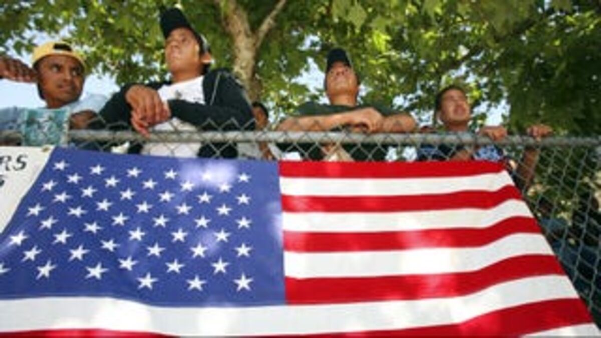 Harvard's Borjas: Unauthorized immigrants now earn almost as much as ...