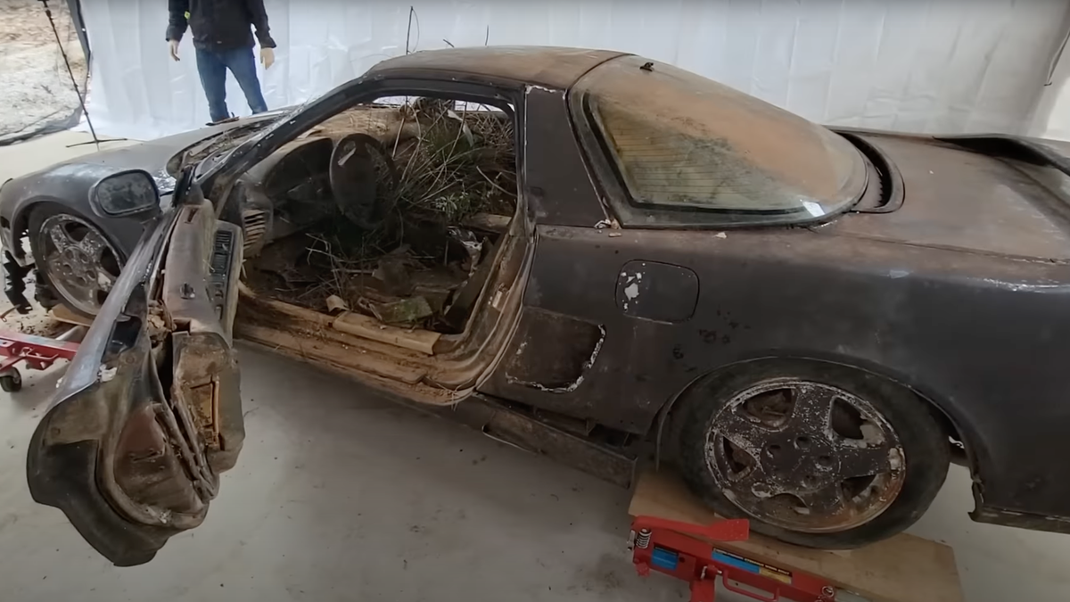 Here's How That First-Gen NSX Looks After 20 Years in a River