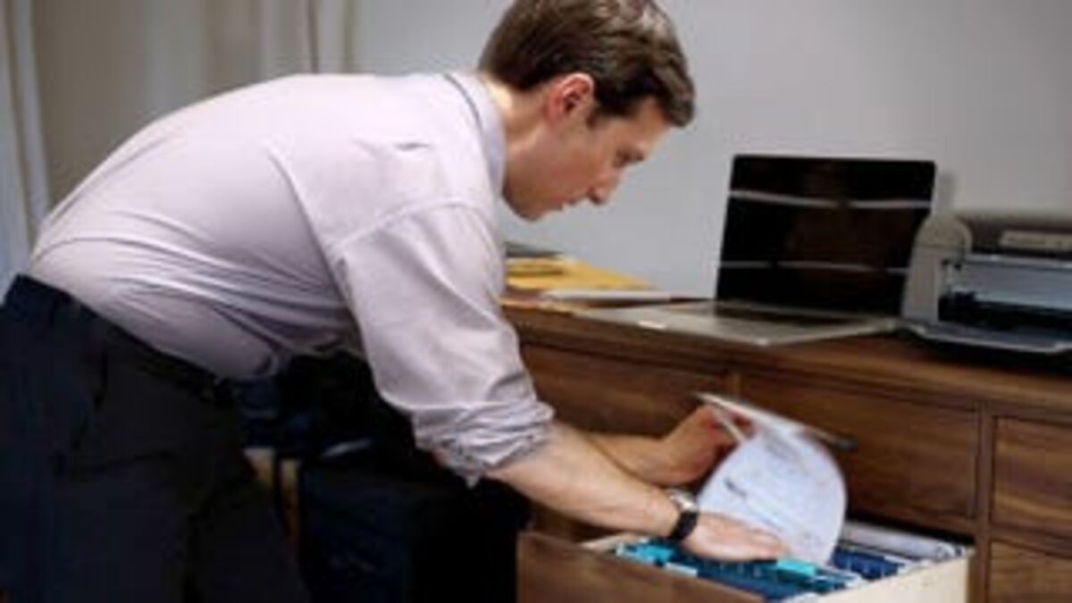 Kushner Frantically Searching Desk Drawer For Bold Solutions To Today’s ...