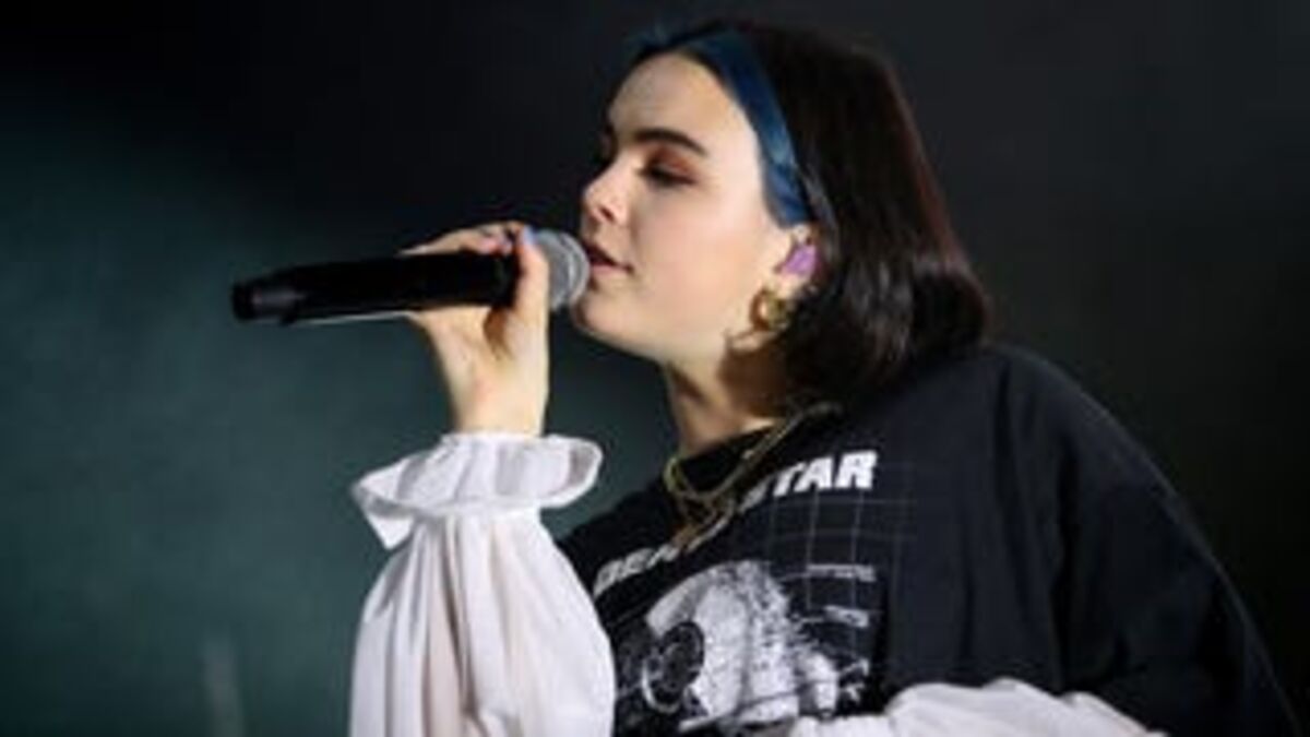 Who Is the Viral TikTok 'Supalonely' Singer Benee?