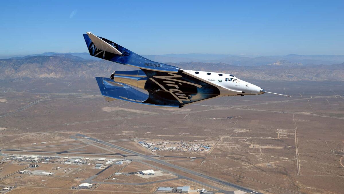 Virgin Galactic flies three astronauts in test flight