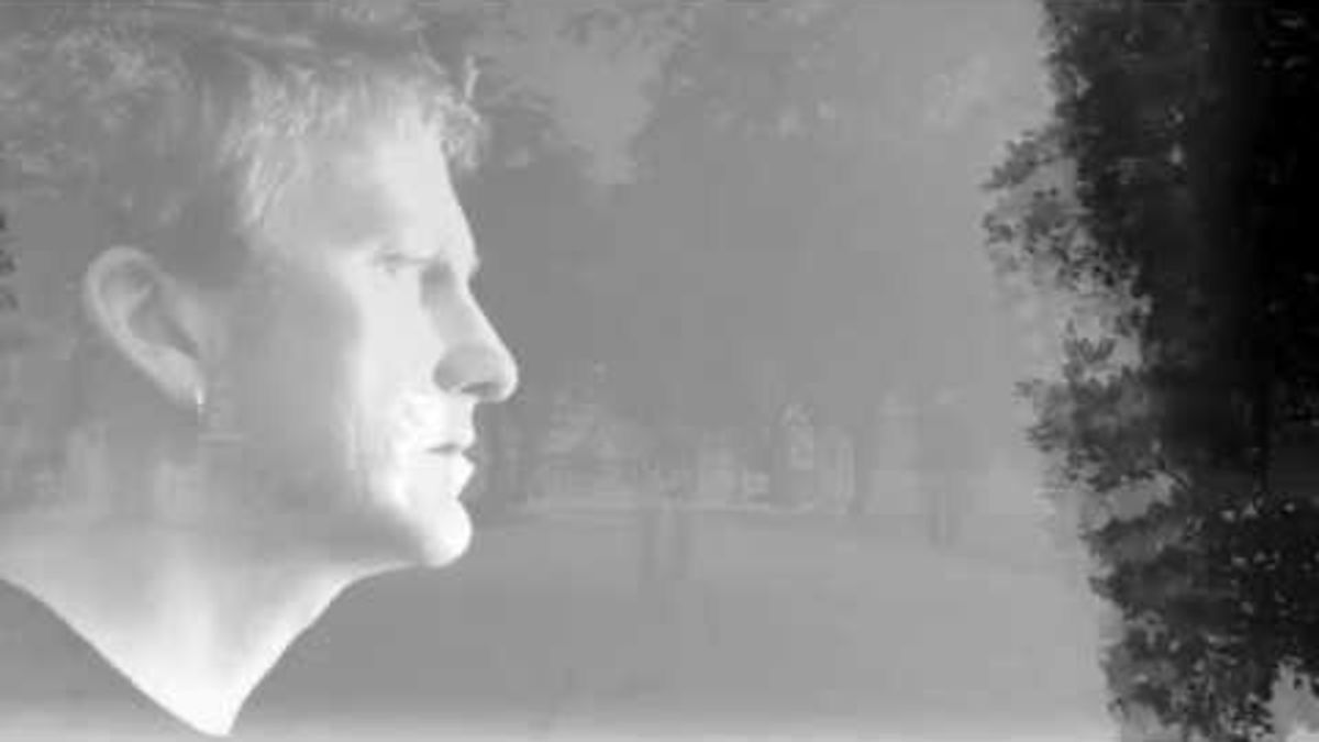 Here's an exclusive look at the new Split Single video