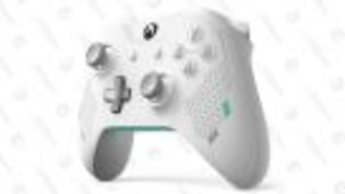 Save $14 On Microsoft's Gorgeous Sport White Xbox One Controller