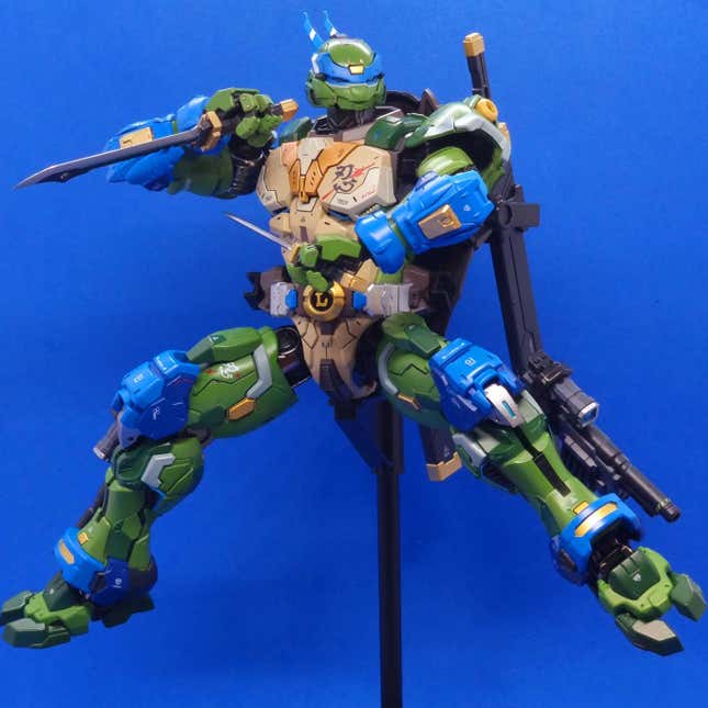 TMNT Giant Leonardo Robot Hands On: The Wildest Toy of 2023