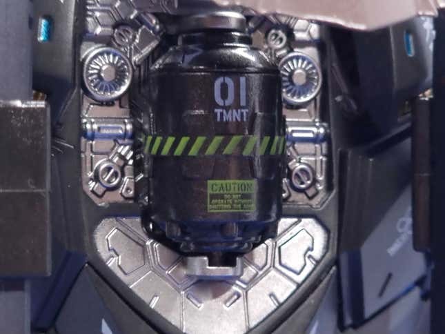 TMNT Giant Leonardo Robot Hands On: The Wildest Toy of 2023