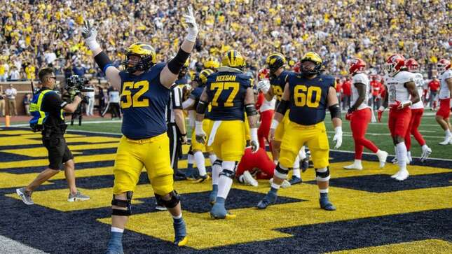 No. 2 Michigan grabs big lead, cruises past UNLV