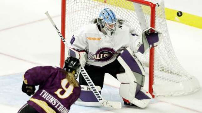 200 Women's Hockey Players Pledge To Boycott North American Pro Leagues